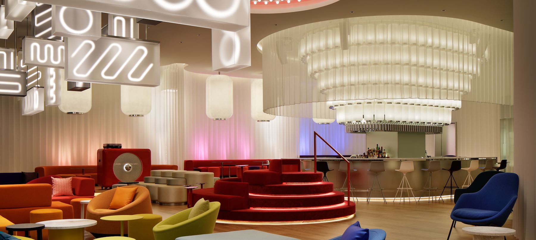 日本初のWホテル, W大阪